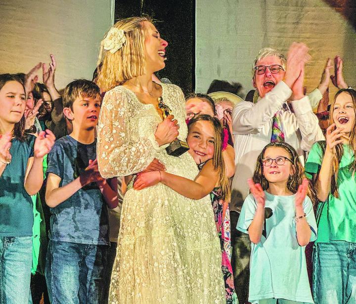 Ein Oscar zum Abschluss des Musicals «Zäme gahts besser»